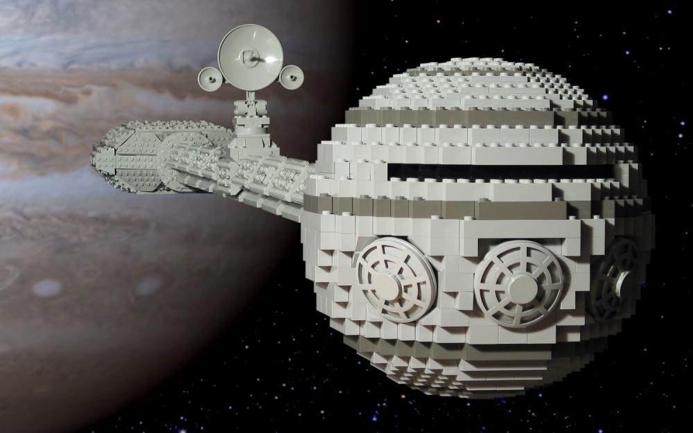 2001 Space Odyssey Discovery Model Ship
