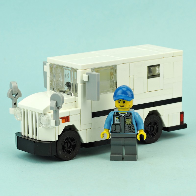 LEGO MOC Bank Armored Truck by De_Marco | Rebrickable - Build with LEGO