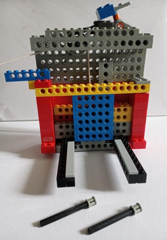 LEGO MOC Garage Lift Lifting Mechanism part 3/3 by Jimboblimb ...