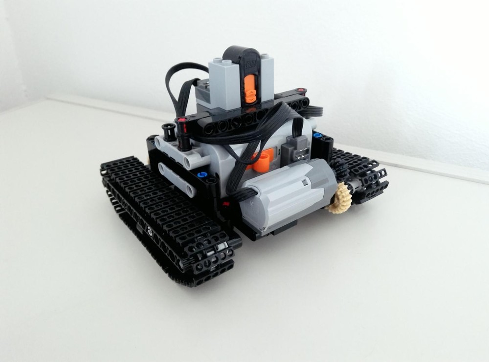 LEGO MOC Tracked Vehicle RC by Philtech | Rebrickable - Build with LEGO
