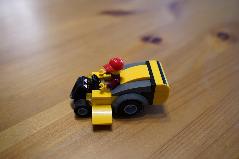 LEGO MOC Ride-on Mower / Aufsitzmäher by Achrissor | Rebrickable ...