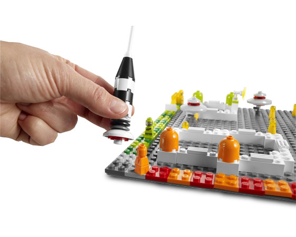 LEGO Set 3842-1 Lunar Command (2009 Games) | Rebrickable - Build with LEGO