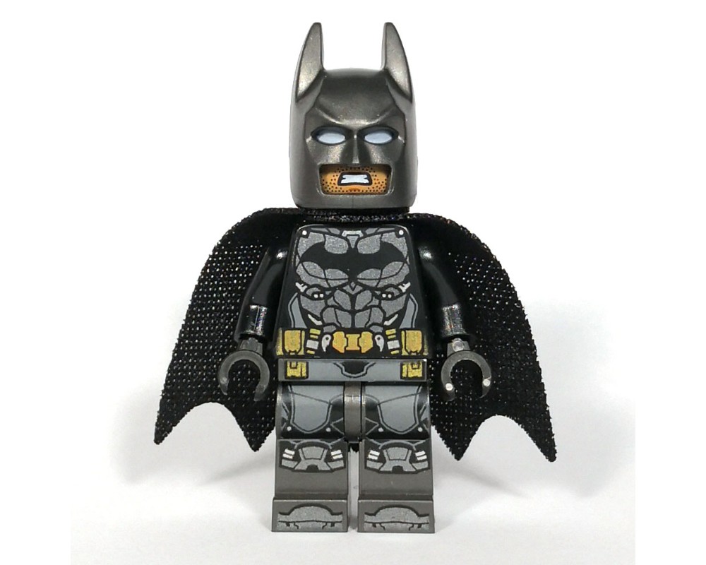 LEGO Set fig-001803 Batman, Black Suit, Black Cape, Pearl Titanium Cowl ...