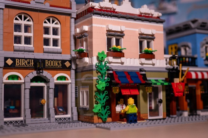 LEGO MOC Downtown Noodle Shop 31131 Modular MOC by brickinawesomemovies ...